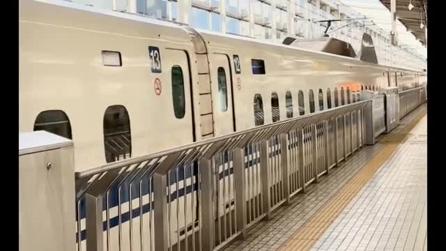 京都駅を発車する東海道新幹線N700系の動画｜無料の動画素材サイト「動画AC」