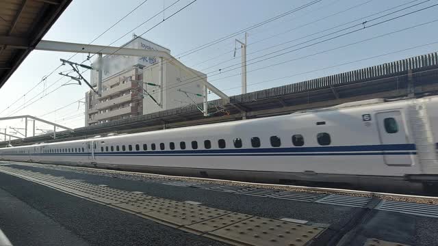 のぞみ号駅高速通過285Km/hの動画｜無料の動画素材サイト「動画AC」